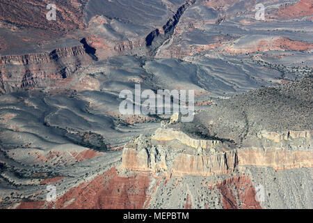View of different rock strata from Hopi Point Lookout, Grand Canyon ...