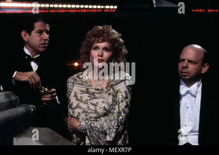 RADIO DAYS (1987) DIANNE WIEST, JULIE KAVNER, MICHAEL TUCKER, WILLIAM ...