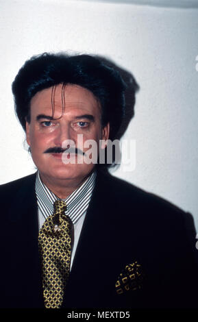 Modedesigner Rudolph Moshammer in München, Deutschland 1996. Fashion ...