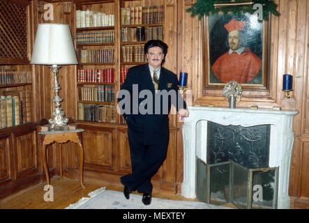 Modedesigner Rudolph Moshammer in seiner Boutique in der ...