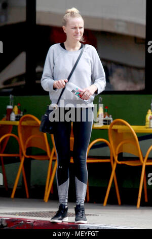 Malin Åkerman spotted wearing no makeup after leaving her workout in ...