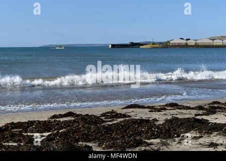 Waves at Par beach, Cornwall Stock Photo - Alamy