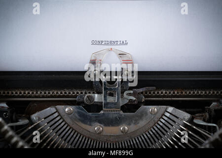 Privacy concept with word on the folder Stock Photo - Alamy
