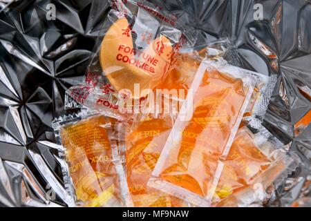 Yi Pin condiment packets of duck sauce, soy sauce, and mustard sauce in ...