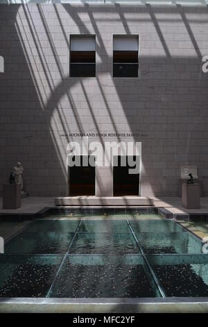 spot- National Gallery of Canada Stock Photo - Alamy