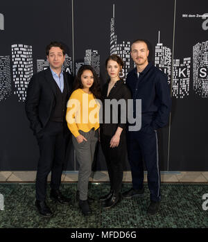 The actors Marc LIMPACH, Mai Duong KIEU, Paula BEER, Albrecht SCHUCH ...