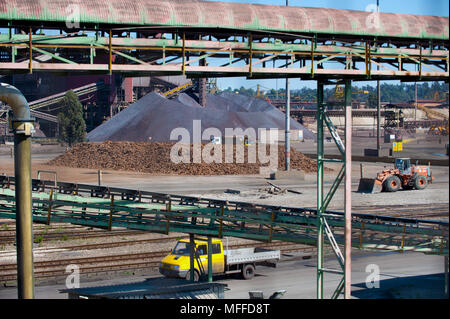 Taranto. ILVA steel factory, mineral site. Italy Stock Photo - Alamy