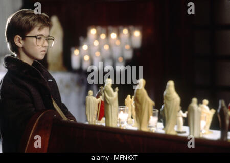 The Sixth Sense USA Director : M. Night Shyamalan Haley Joel Osment ...