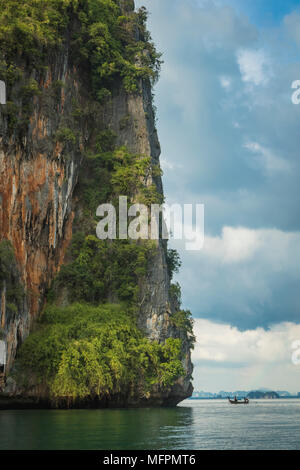 Tall islands in Thailand Stock Photo - Alamy