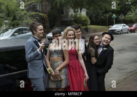 BLOCKERS, l-r: Graham Phillips, Kathryn Newton, 2018. ph: Quantrell D ...