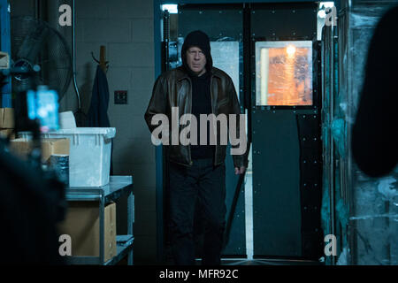 DEATH WISH 2018 MGM film with Elisabeth Shue and Bruce Willis Stock ...