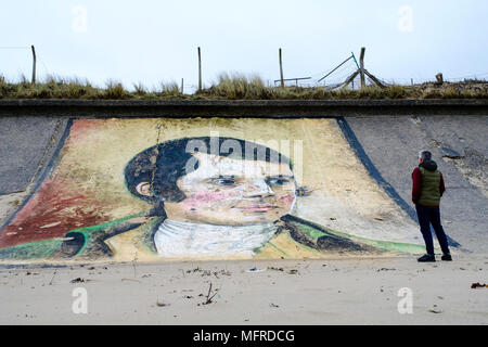 Mural of Robert Burns ( by Bobby Mcnamara) painted on seawall at Ardeer ...