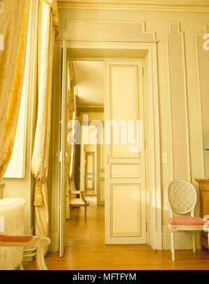 View of an opulent door Stock Photo - Alamy