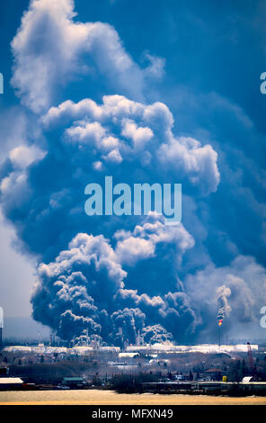 Wisconsin Refinery Explosion Stock Photo - Alamy