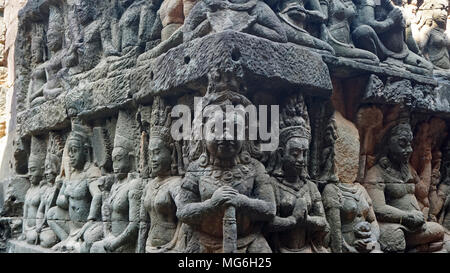 close up of wall figures in angkor wat Stock Photo - Alamy