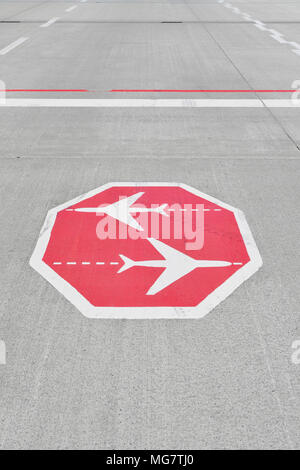 stop, stopp, sign, mark, 2, two, aircrafts, crossing, Airfield ...