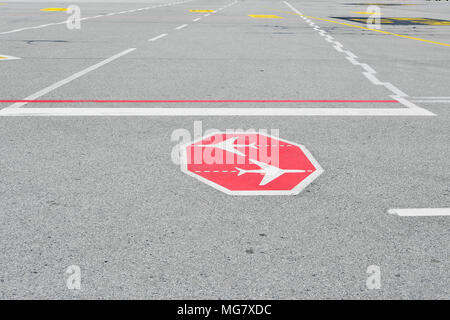 stop, stopp, sign, mark, 2, two, aircrafts, crossing, Airfield ...