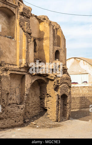 Ruins in the ancient area of Nushabad, Iran Stock Photo - Alamy