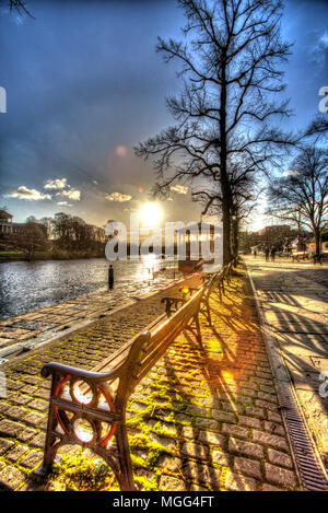 The River Dee, Bandstand and the Groves riverside walk, Chester ...