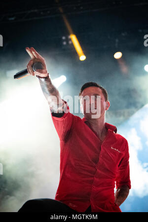 Heaven Shall Burn performing live at Campo Pequeno Featuring: Marcus ...