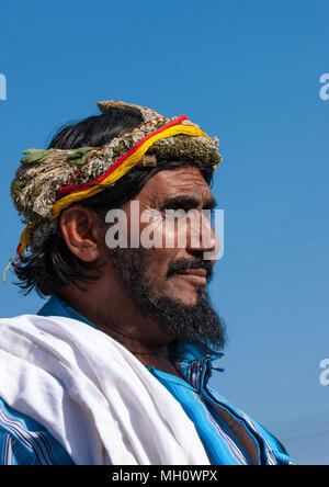 Portrait of asiri flower men, Asir province, Al Farsha, Saudi Arabia ...