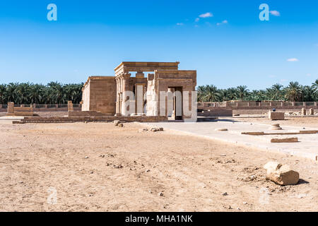 Temple of Hibis, the largest and most well preserved temple in the ...