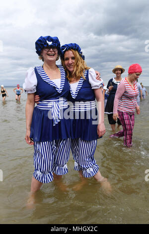 leisure, bathing, group picture, Baltic Sea resort Binz, Rügen, Germany ...