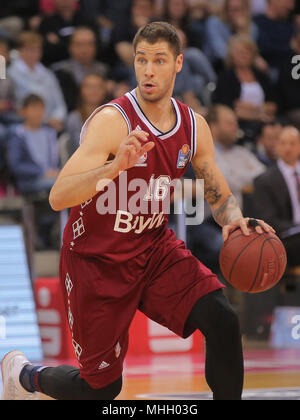 Stefan Jovic (FC Bayern Basketball, #16) mit Vladimir Lucic (FC Bayern ...