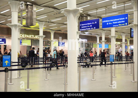 Eurostar check in area at St Pancras railway station in London Stock ...