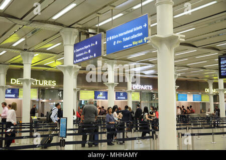 Eurostar check in area at St Pancras railway station in London Stock ...