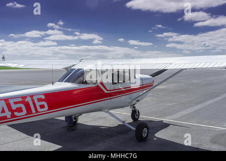Cessna airplane on the tarmac Stock Photo - Alamy