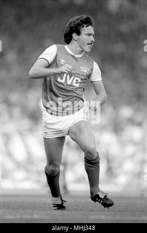 IAN ALLINSON ARSENAL FC 16 October 1985 Stock Photo - Alamy