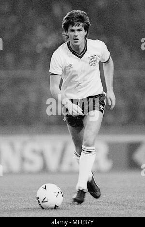 TERRY FENWICK ENGLAND & QUEENS PARK RANGERS 16 September 1985 Stock ...