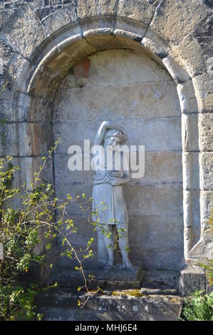 Balcarres Gardens, Colinsburgh, Fife, Scotland, ancient lime tree Stock ...