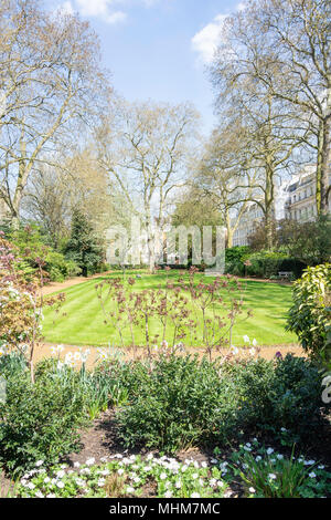 Garden in spring, Eaton Square, Belgravia, City of Westminster, Greater London, England, United ...
