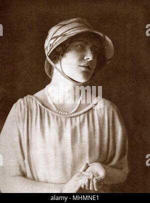 Lady Elizabeth Angela Marguerite Bowes-Lyon (1900-2002), later Duchess ...