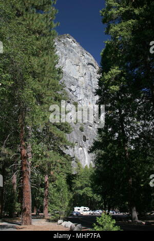 Towering El Capitan Stock Photo - Alamy