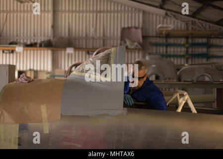 aircraft engineer inspecting the parts Stock Photo - Alamy