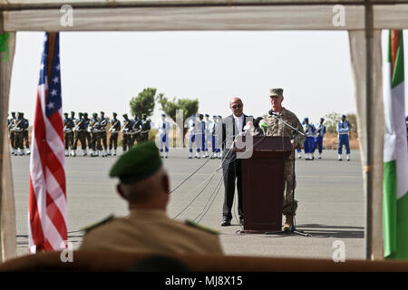 U.S. Army Maj. Gen. Marcus Evans, left, commanding general of the 25th ...