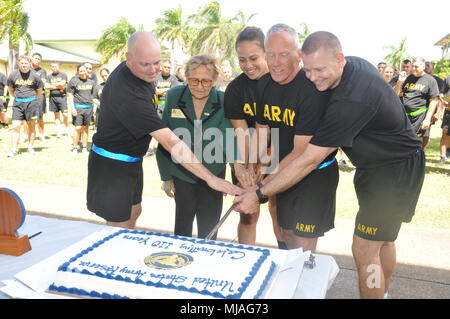 FORT SHAFTER FLATS, Hawaii -The official passing of the colors from 9th ...