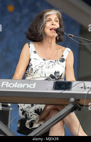 Marcia Ball at New Orleans Jazz & Heritage Festival at Fair Grounds ...