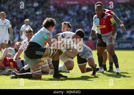 Exeter Chiefs' Dave Ewers scores their first try during the Aviva ...