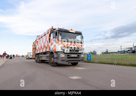 Recycling collection bin lorry, Berlin, Germany Stock Photo - Alamy