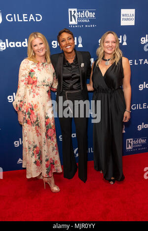Sandra Lee, Robin Roberts & Amber Laign attending the 29th Annual GLAAD ...