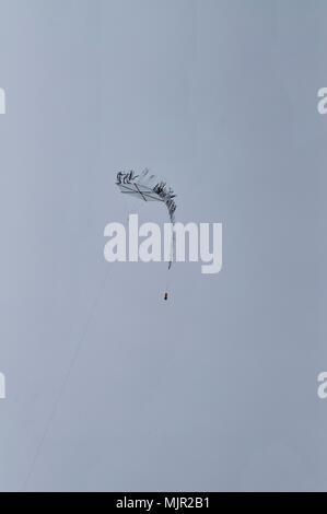 Kite bomb. Simple, homemade kites are flown over the Israeli border ...