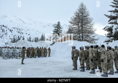 Italian Army, winter training of Alpini mountain troops at S.Bernardino ...