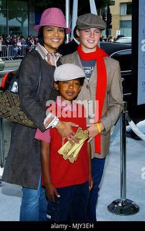 Victoria Rowell with daughter Maya and son Jasper arriving at the Polar ...