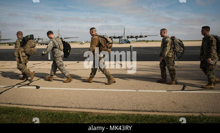 Soldiers with the Illinois Army National Guard’s 1st Battalion, 178th ...