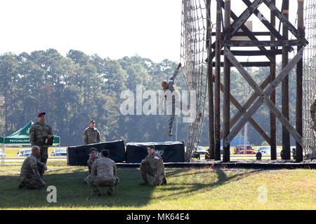 Marne Soldiers compete in the Thornsbury Obstacle Course at Fort ...