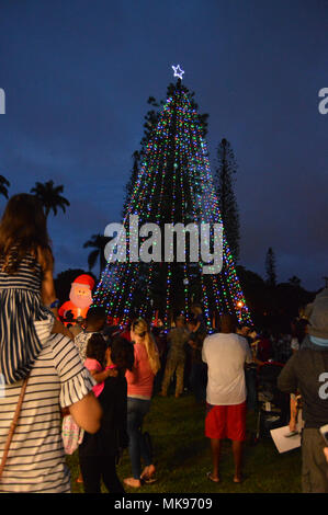 SCHOFIELD BARRACKS — Families gather at General Loop on Schofield ...